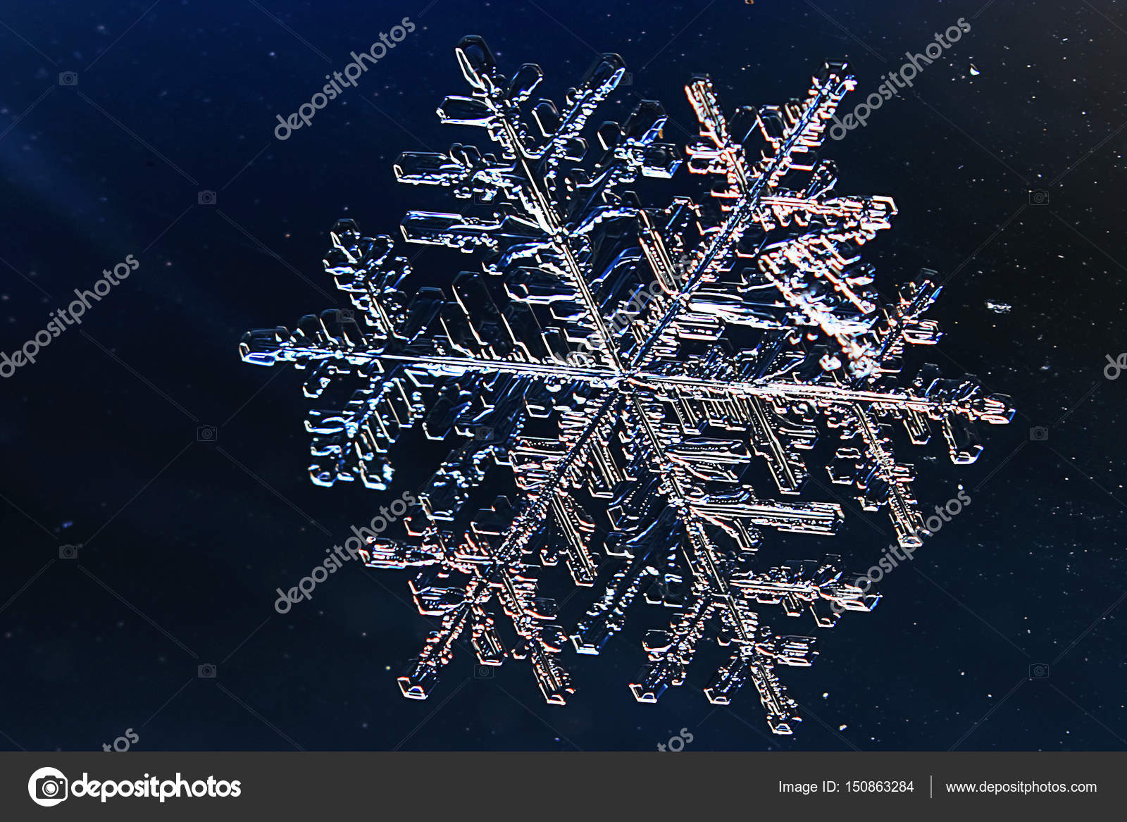 Big snow crystal, Snowflake Stock Photo by ©xload 150863284