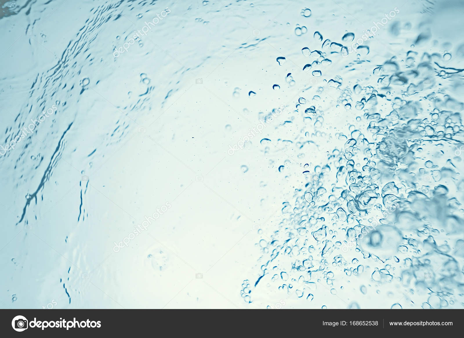 Underwater air bubbles Stock Photo by ©xload 168652538