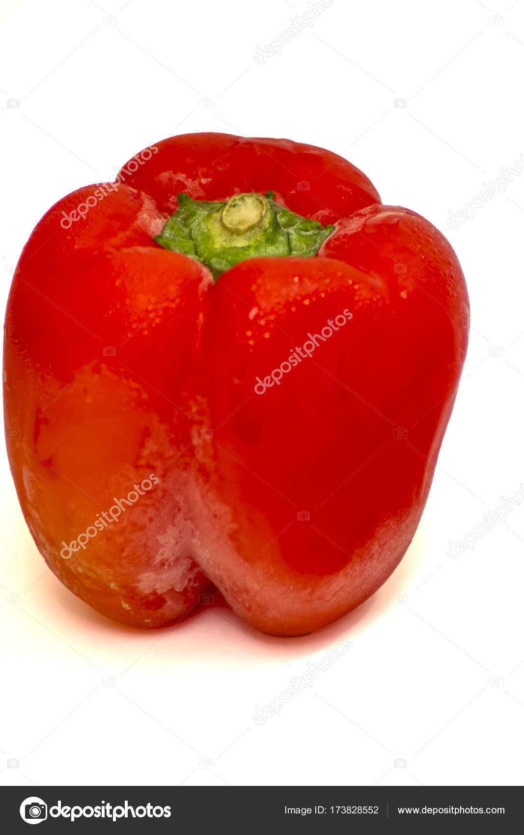 Red bell pepper isolated on white background — Stock Photo © januaryxii ...