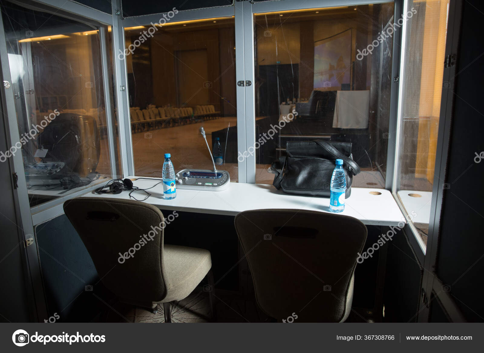 Translators Cubicle Interpreting Microphone Switchboard Simultaneous ...