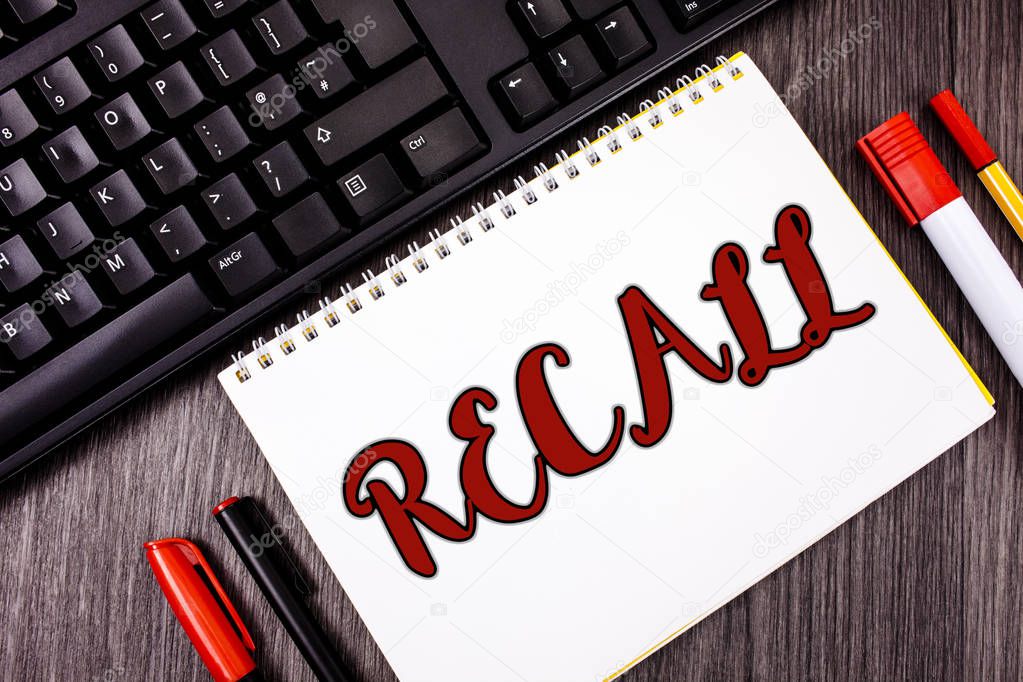 Signo de texto que muestra Recordar. Foto conceptual Traer de vuelta a ...