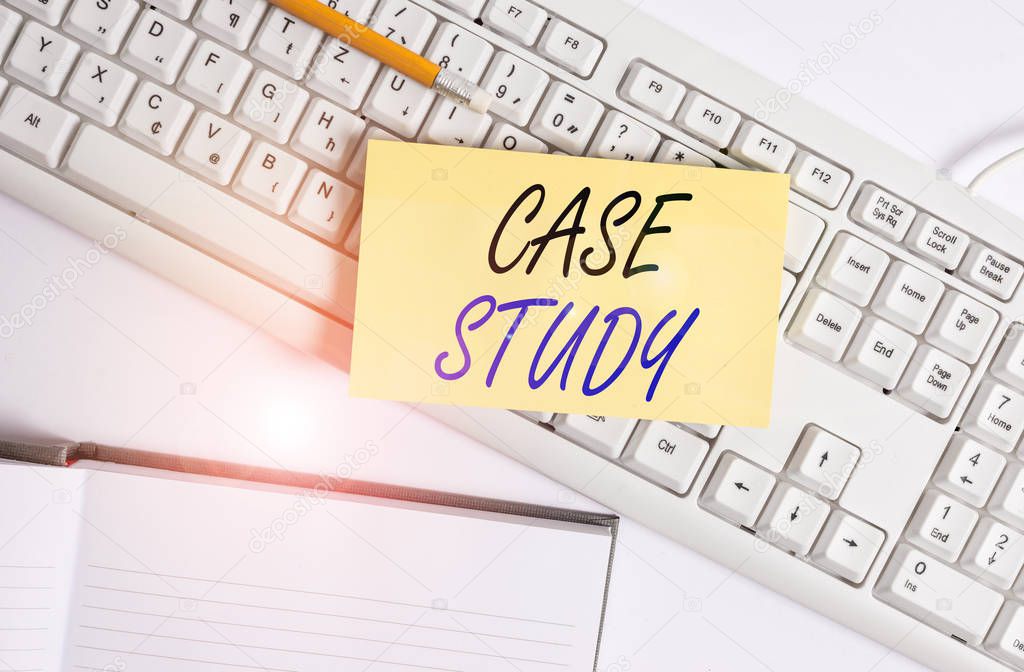 Texto de escritura de palabras Estudio de caso. Concepto de negocio ...
