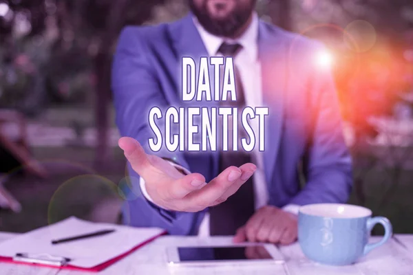 What data scientist does images libres de droit, photos de What data ...