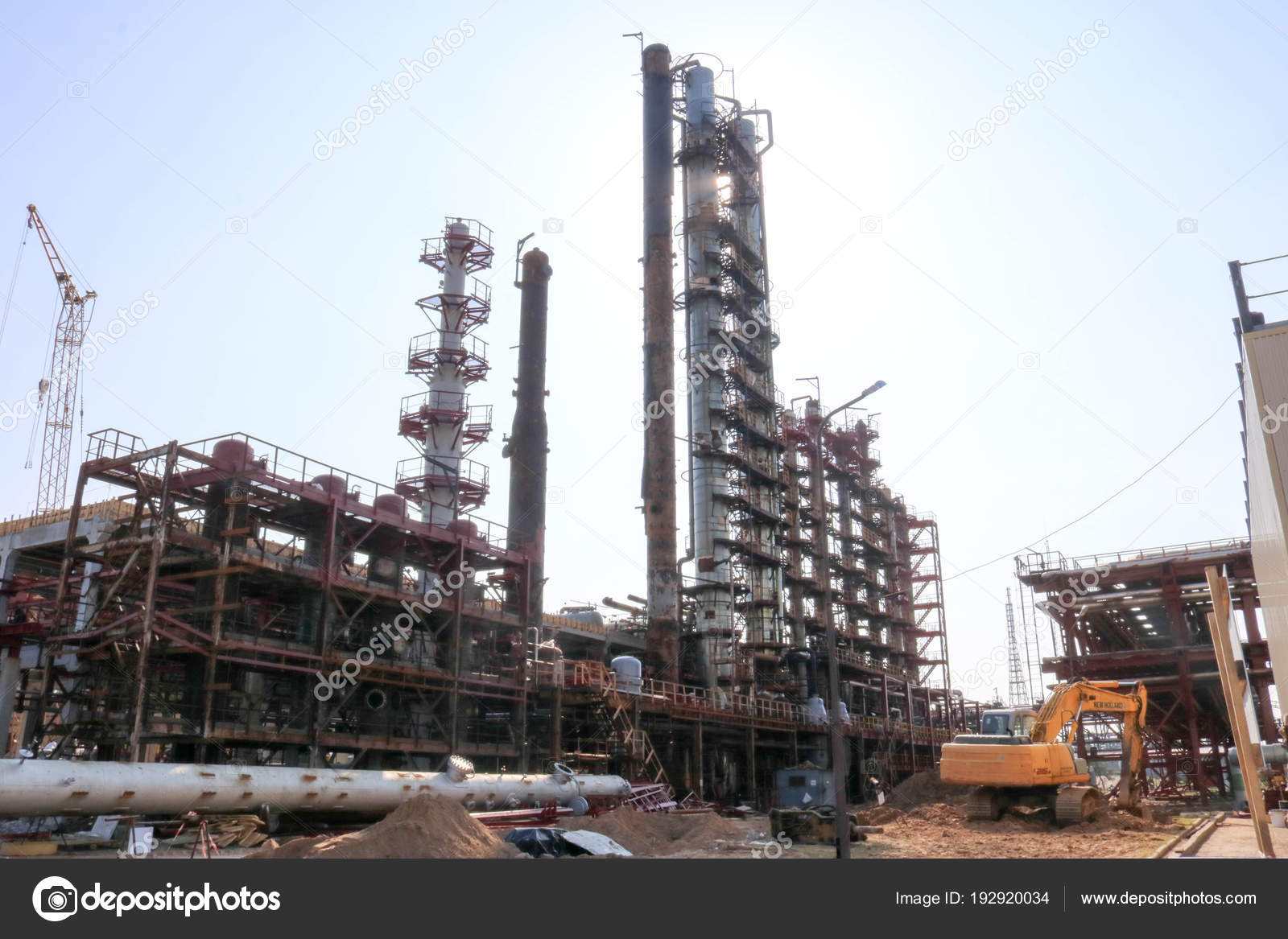 Construction Site Construction Oil Refinery Large Rectification Columns ...
