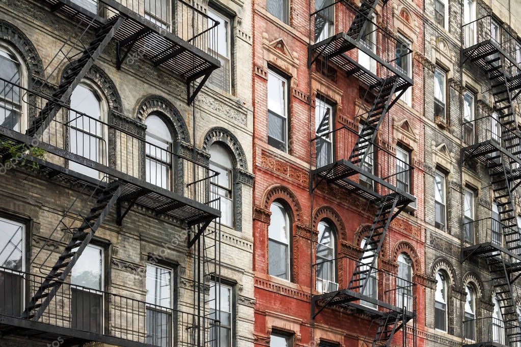 Old New York City Style Buildings in Manhattan — Stock Photo © deberarr ...