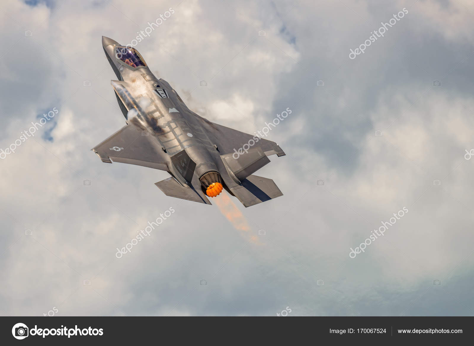 The Lockheed Martin F-35 Lightning — Stock Editorial Photo © jgorzynik ...