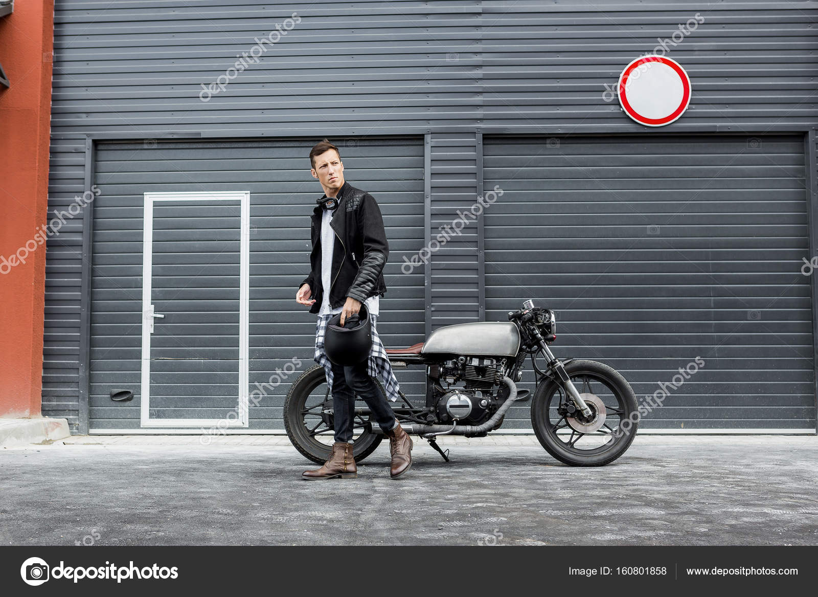 Cafe Racer Rider Style