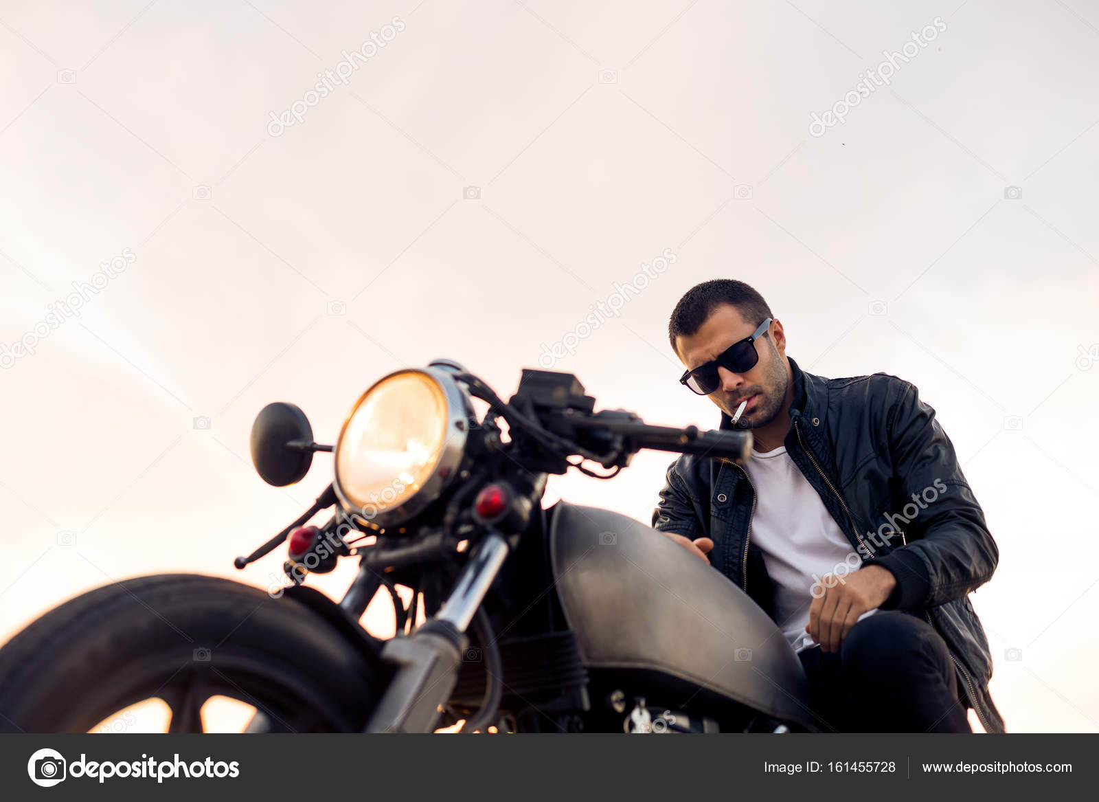 Cafe Racer Rider Style