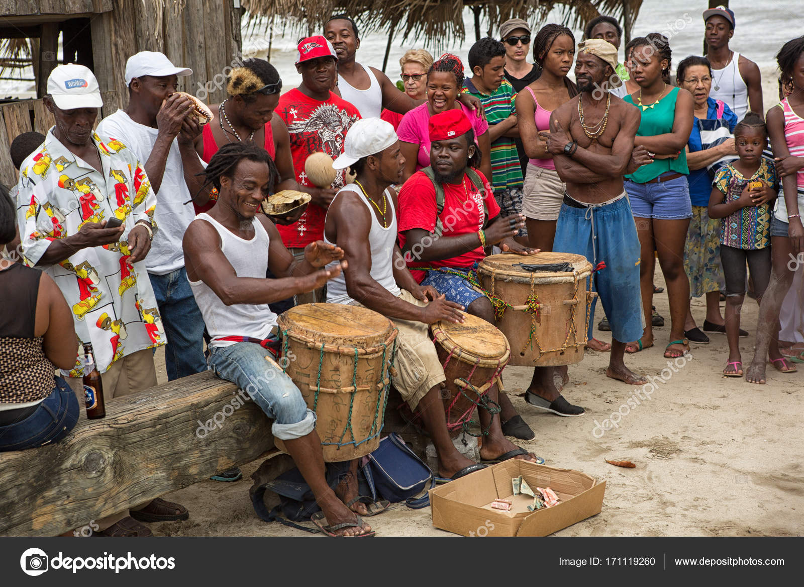 Tambores garifuna en Santa Bárbara, Honduras — Foto editorial de stock ...