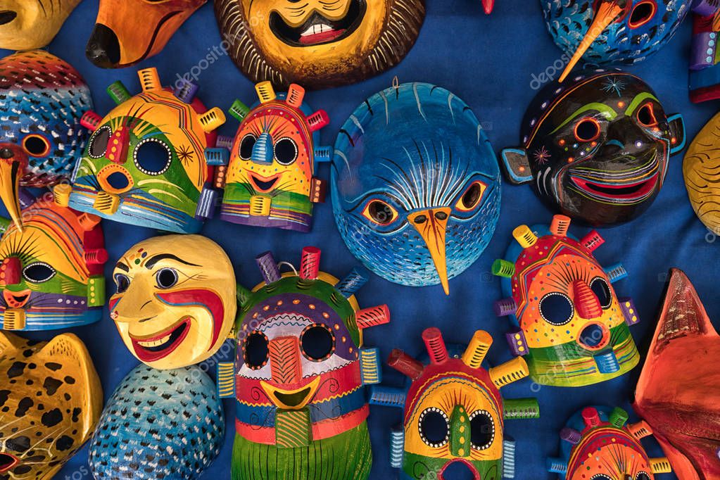 máscaras indígenas en Ecuador 2022