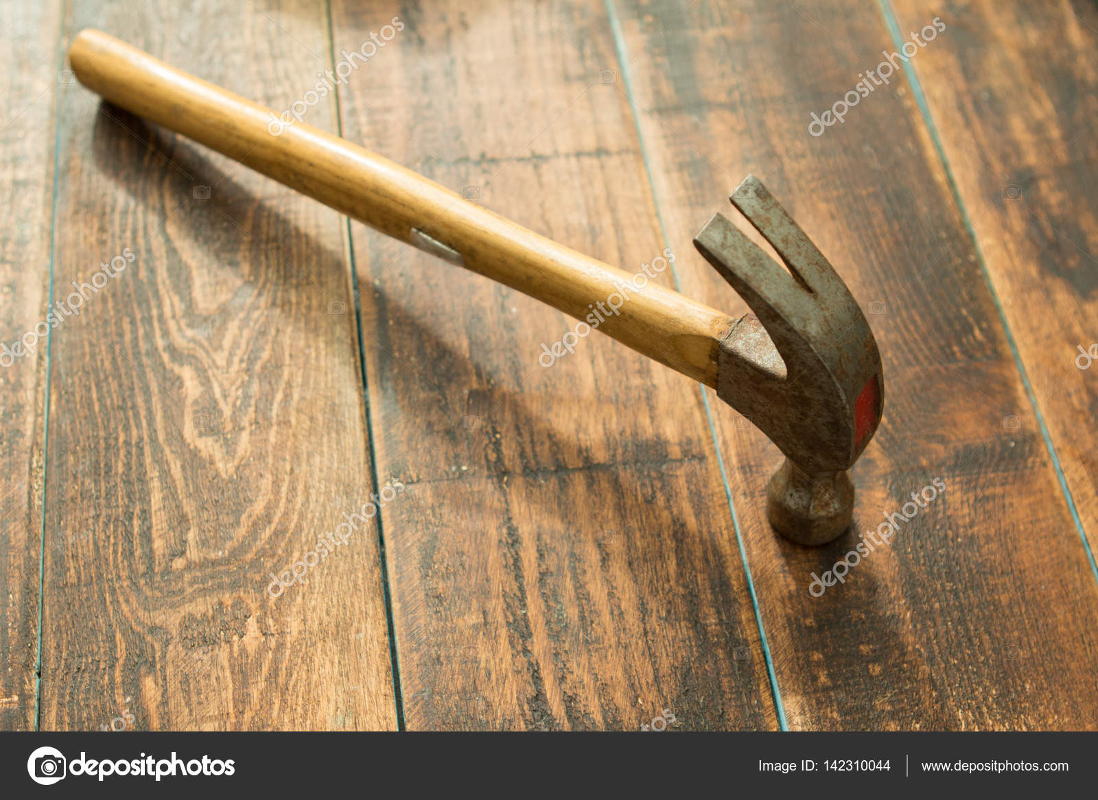 Old rusty hammer Stock Photo by ©Gelpi 142310044