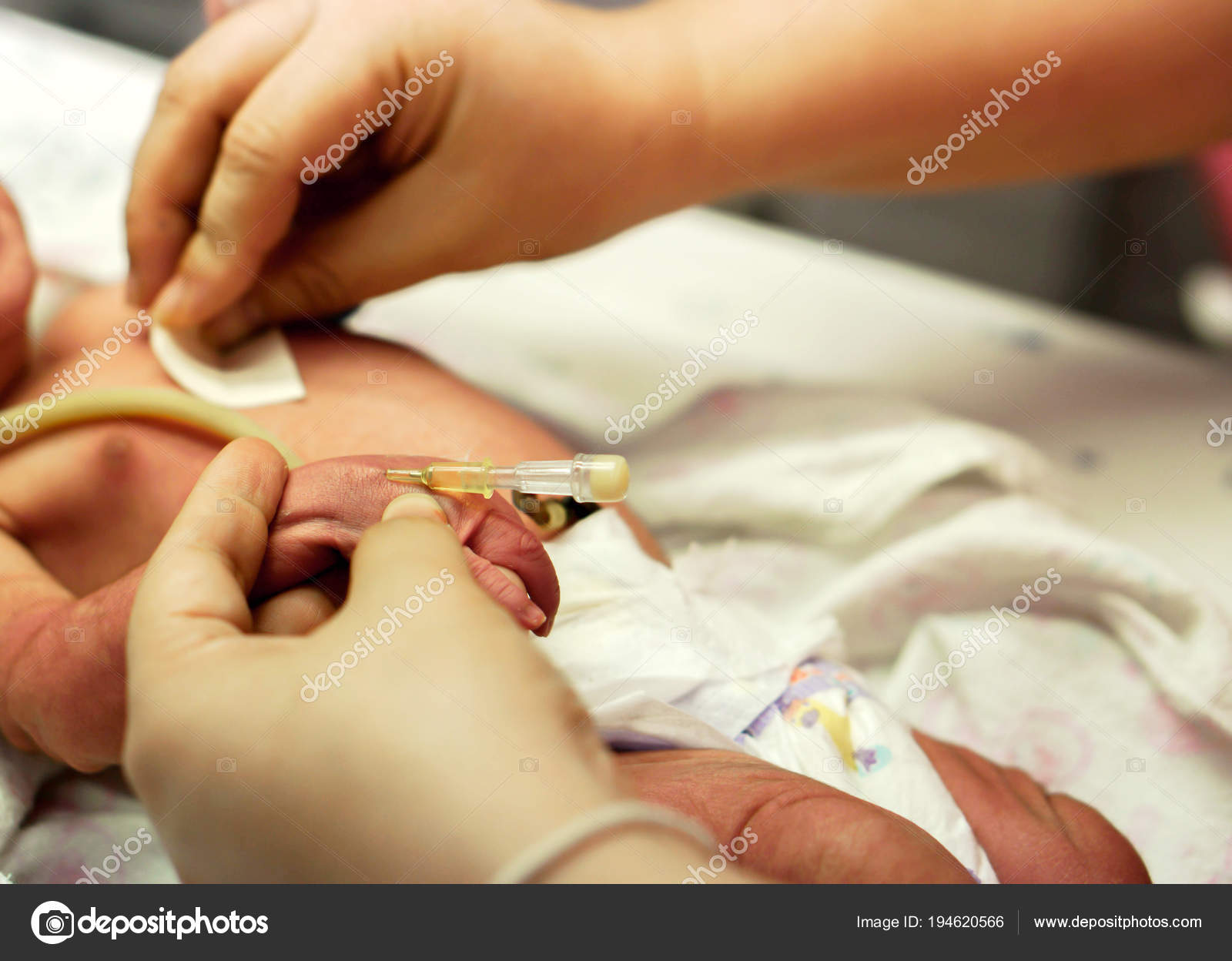Nurse Hands Stabbed Injection Plug Sick Newborn Baby's Hand Prepare ...