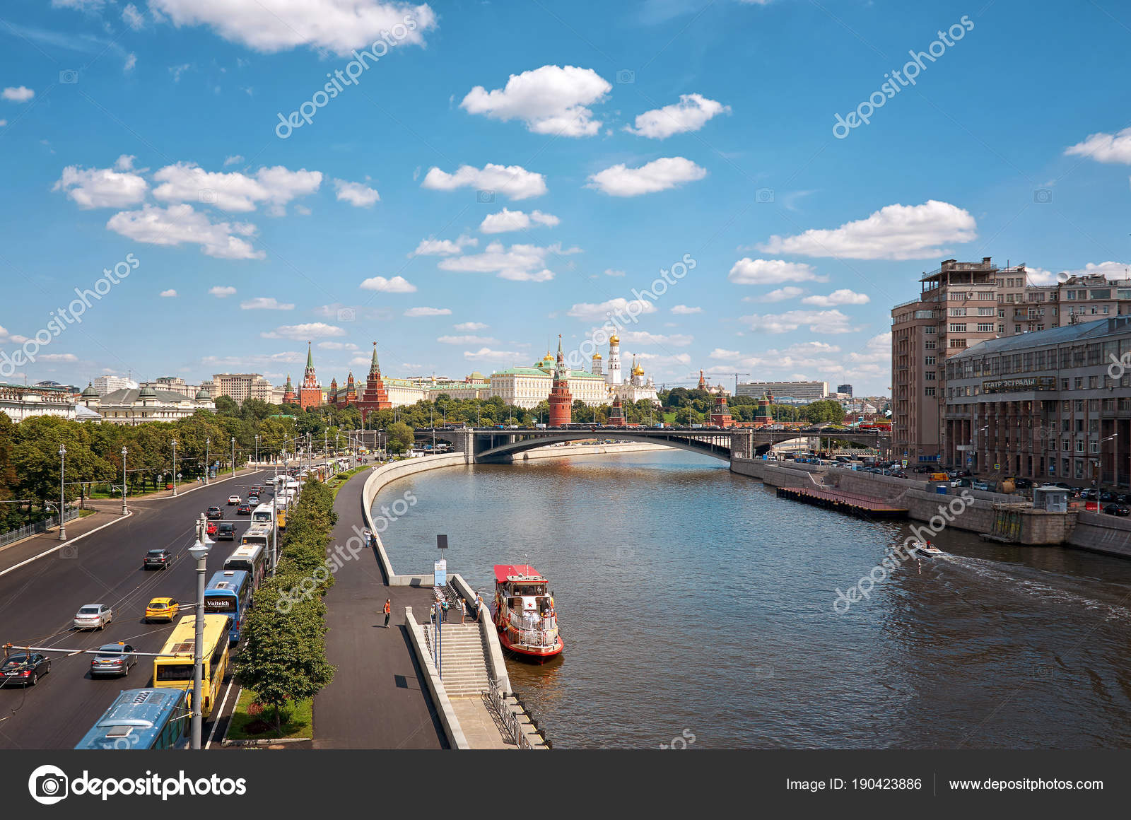 Russia Moscow Moscow River Floating Ships Background Kremlin Moscow ...