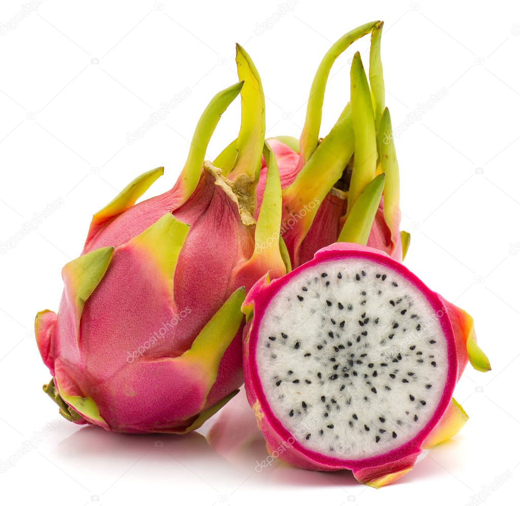 Fruto del dragón (Pitaya, Pitahaya) aislado sobre fondo blanco dos ...