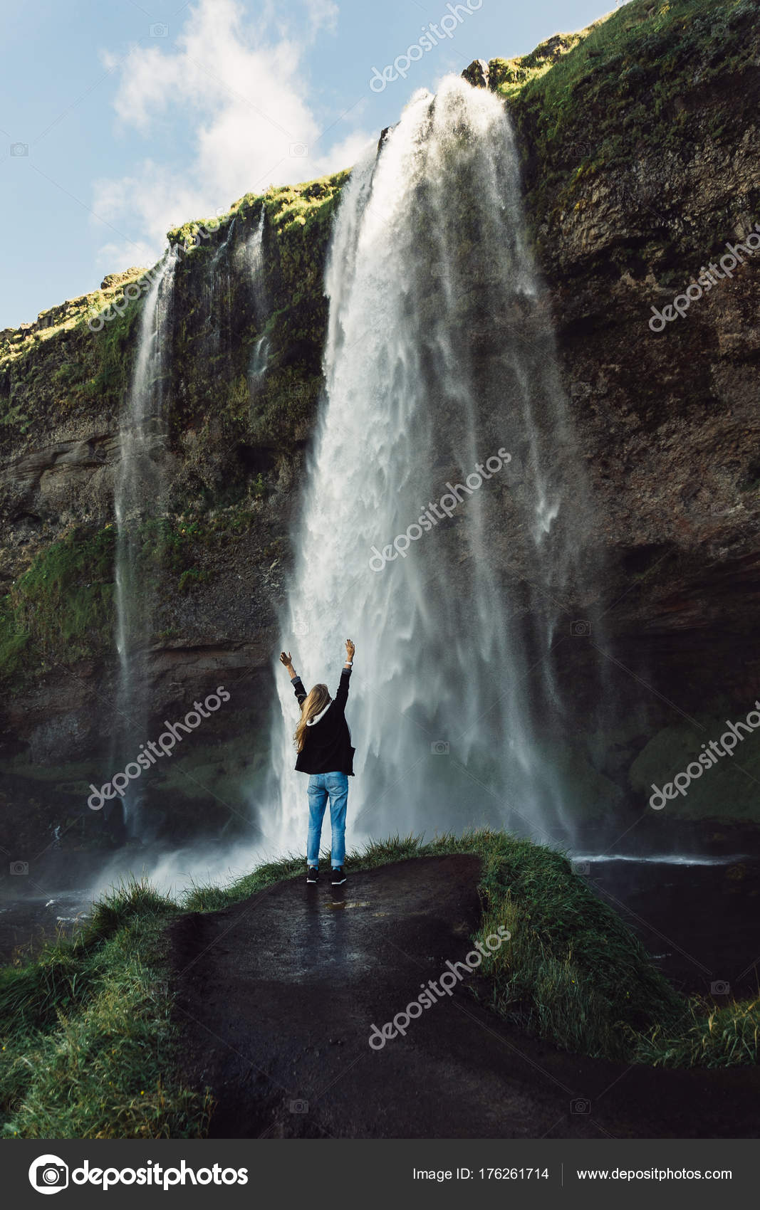 Waterfall — Stock Photo © YuliyaKirayonakBO #176261714