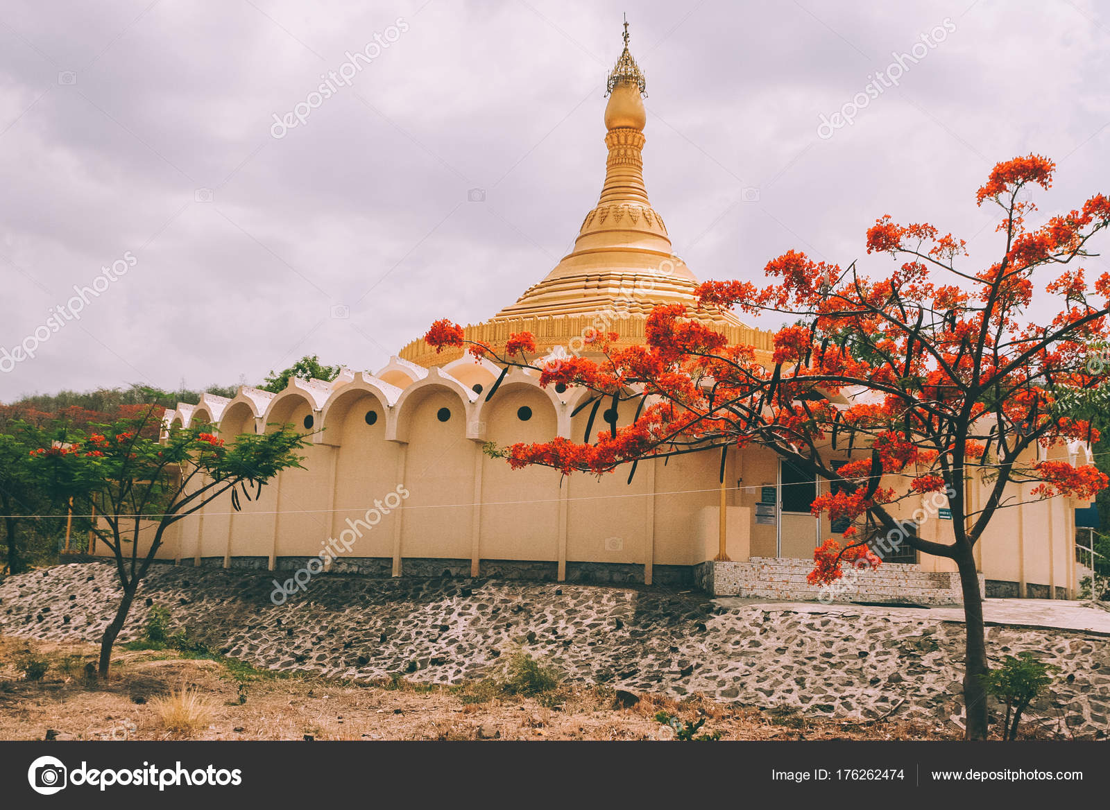 Architecture Beautiful Ancient Indian Temple Blooming Trees — Stock ...