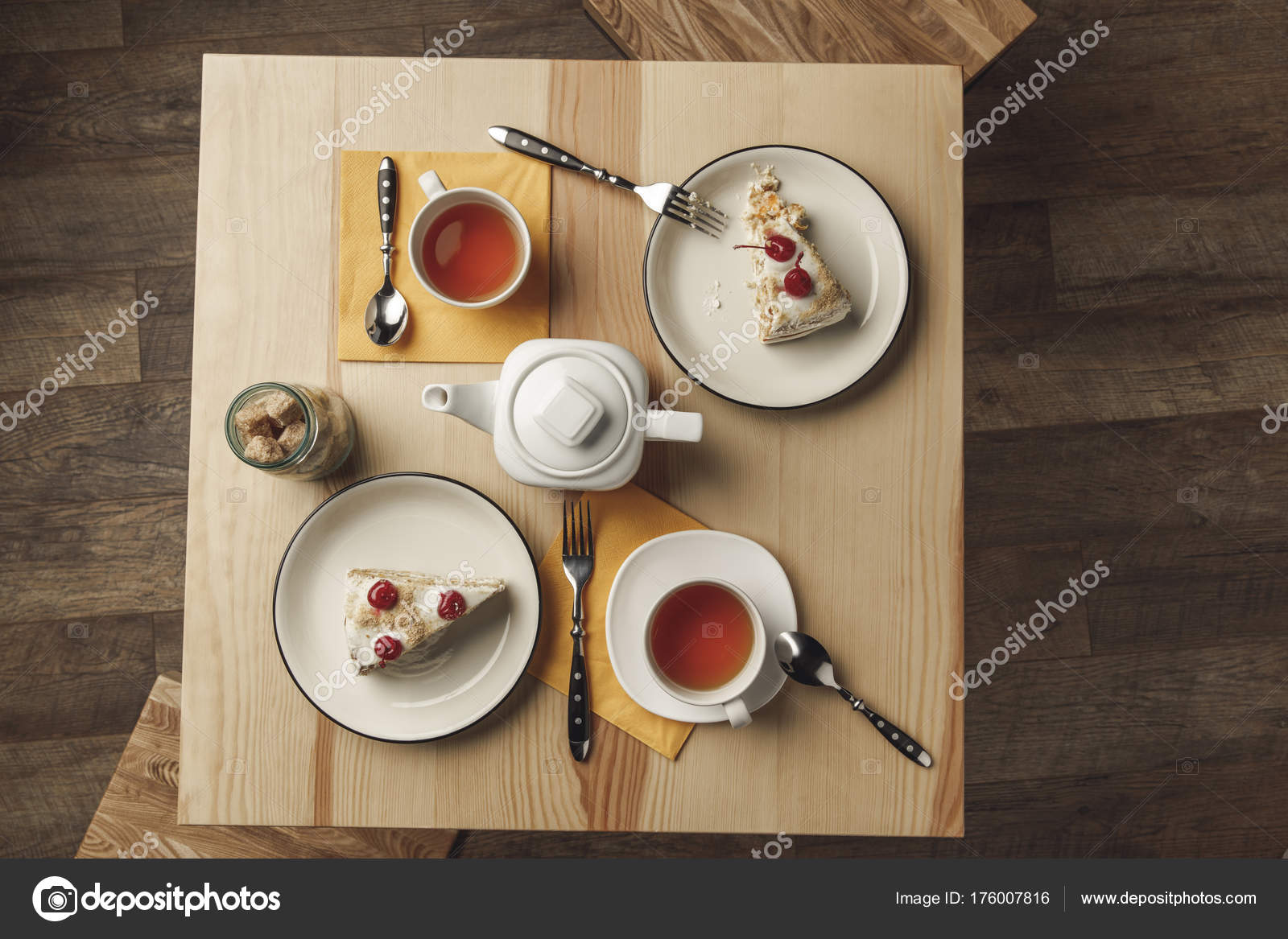 Top View Kettle Two Mugs Hot Tea Delicious Pastries Table — Stock Photo ...