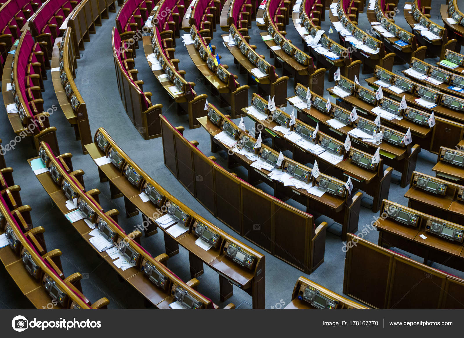 Зал заседаний в здании парламента Украины в Киеве Украина Стоковое редакционное фото