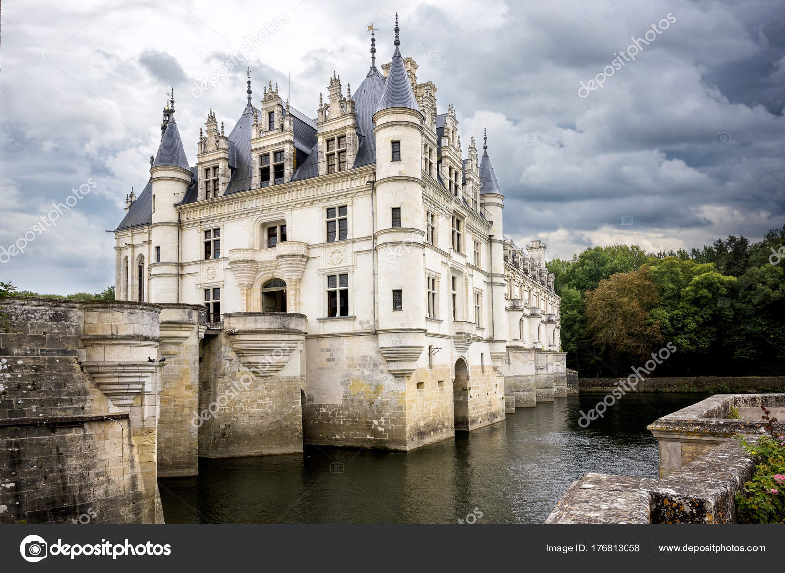 Chateau Chenonceau Loire Valley France Chateau Chenonceau Medieval ...