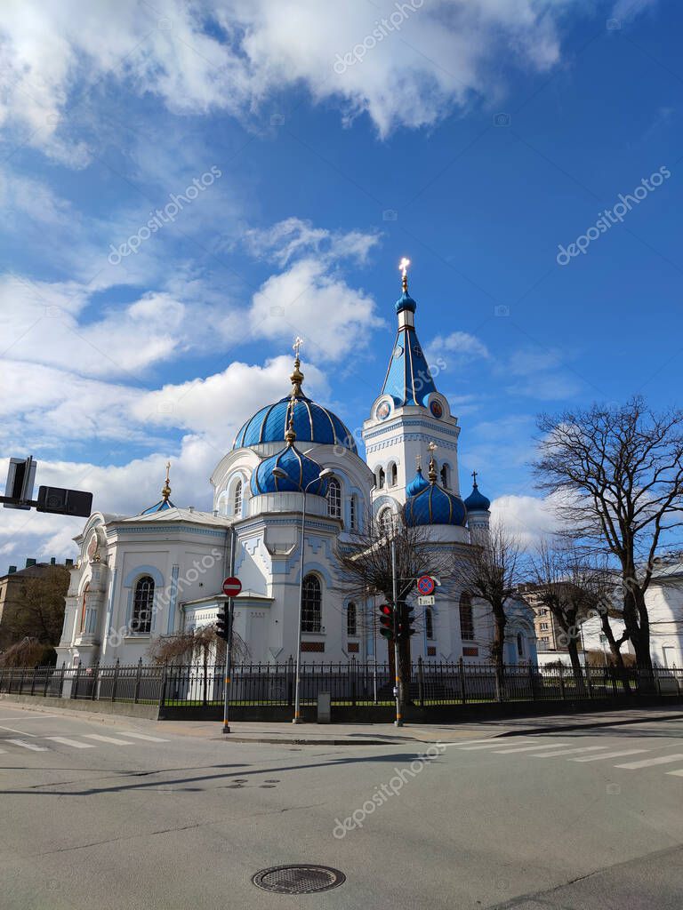 Jelgava, Letonia - 19 de abril de 2020: Catedral Ortodoxa de los Santos ...
