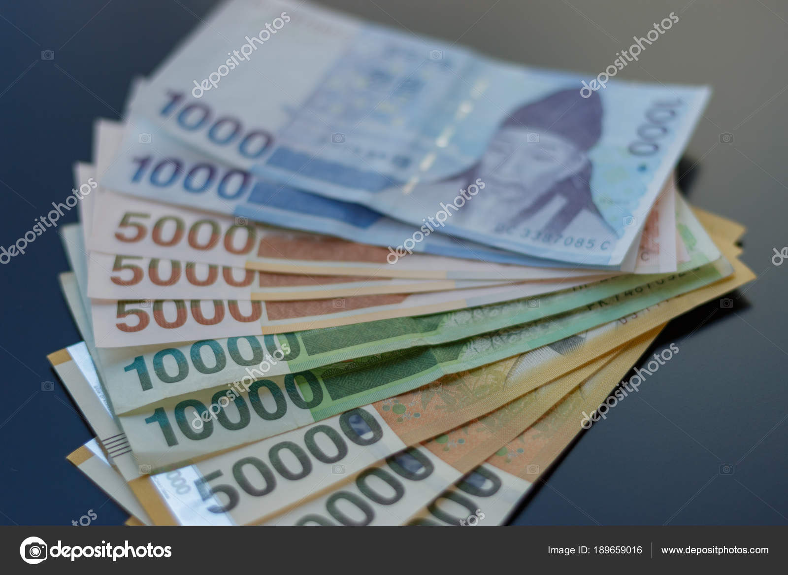 Several different money notes of South Korea currency won — Stock Photo ...