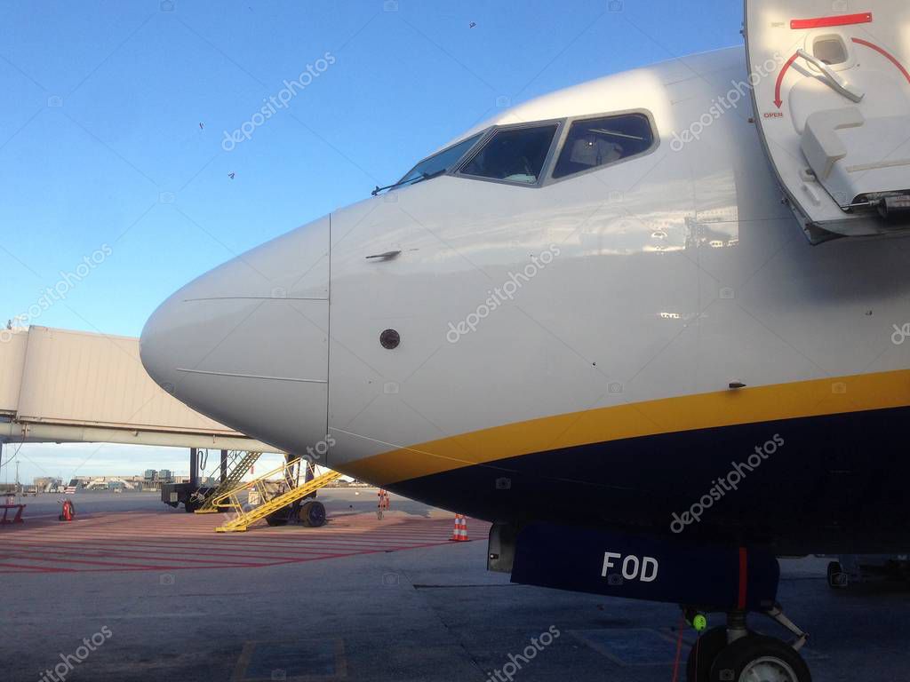 2017.02.20 Palermo, Aeropuerto de Punta Raisi Aerolínea de bajo coste ...