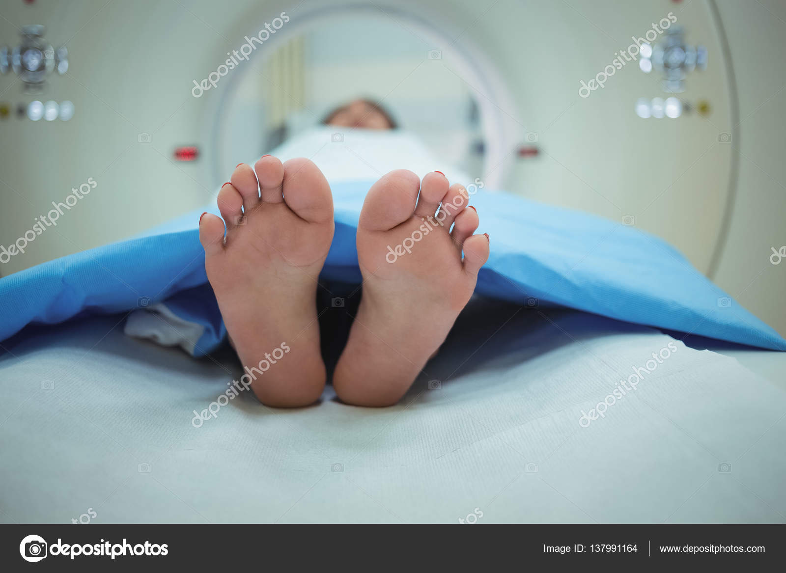 Patient undergoing CT scan test — Stock Photo © Wavebreakmedia #137991164