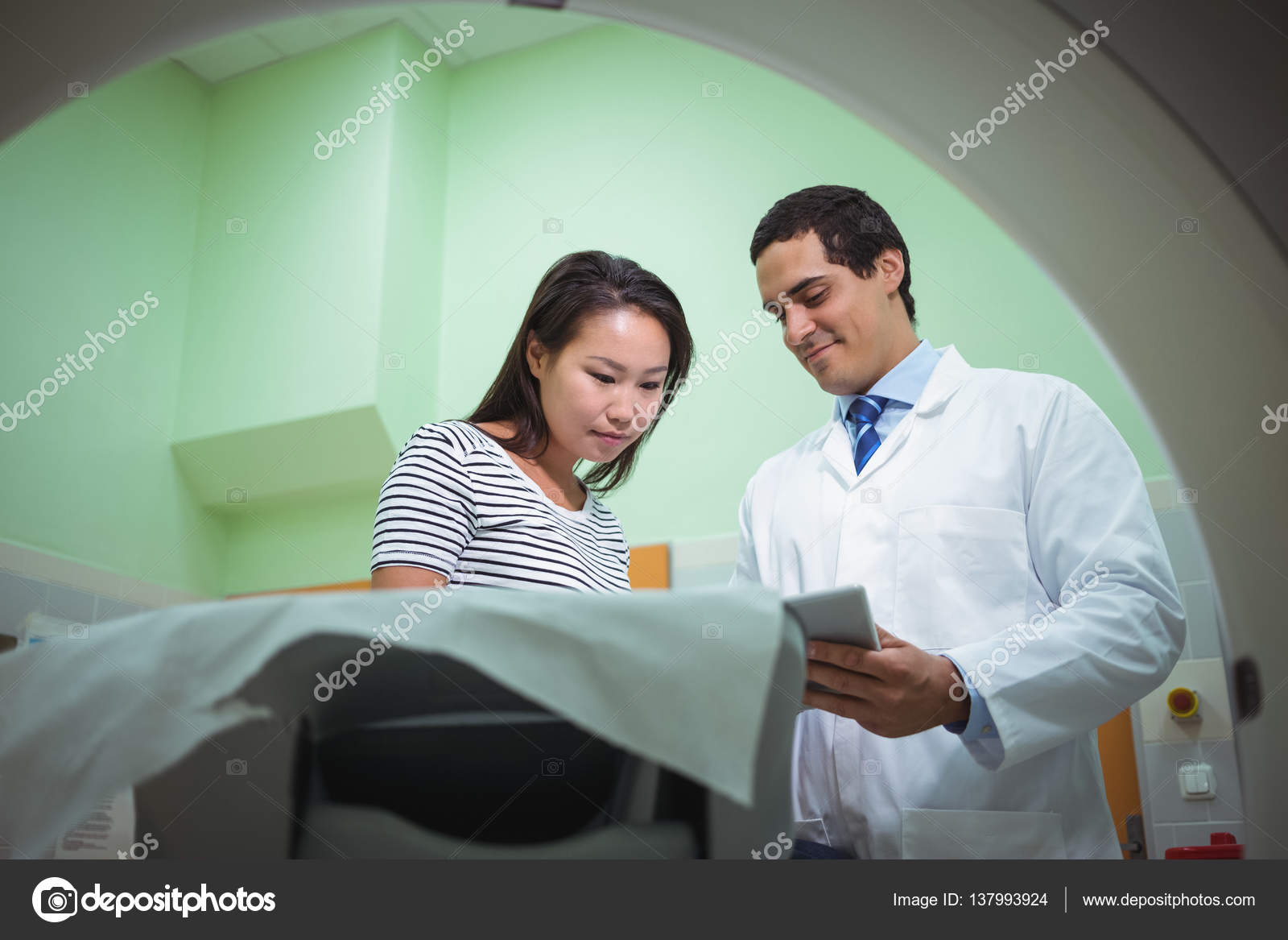 Patient undergoing CT scan test — Stock Photo © Wavebreakmedia #137993924