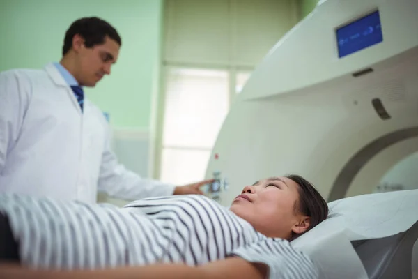 Patient undergoing CT scan test — Stock Photo © Wavebreakmedia #138038106