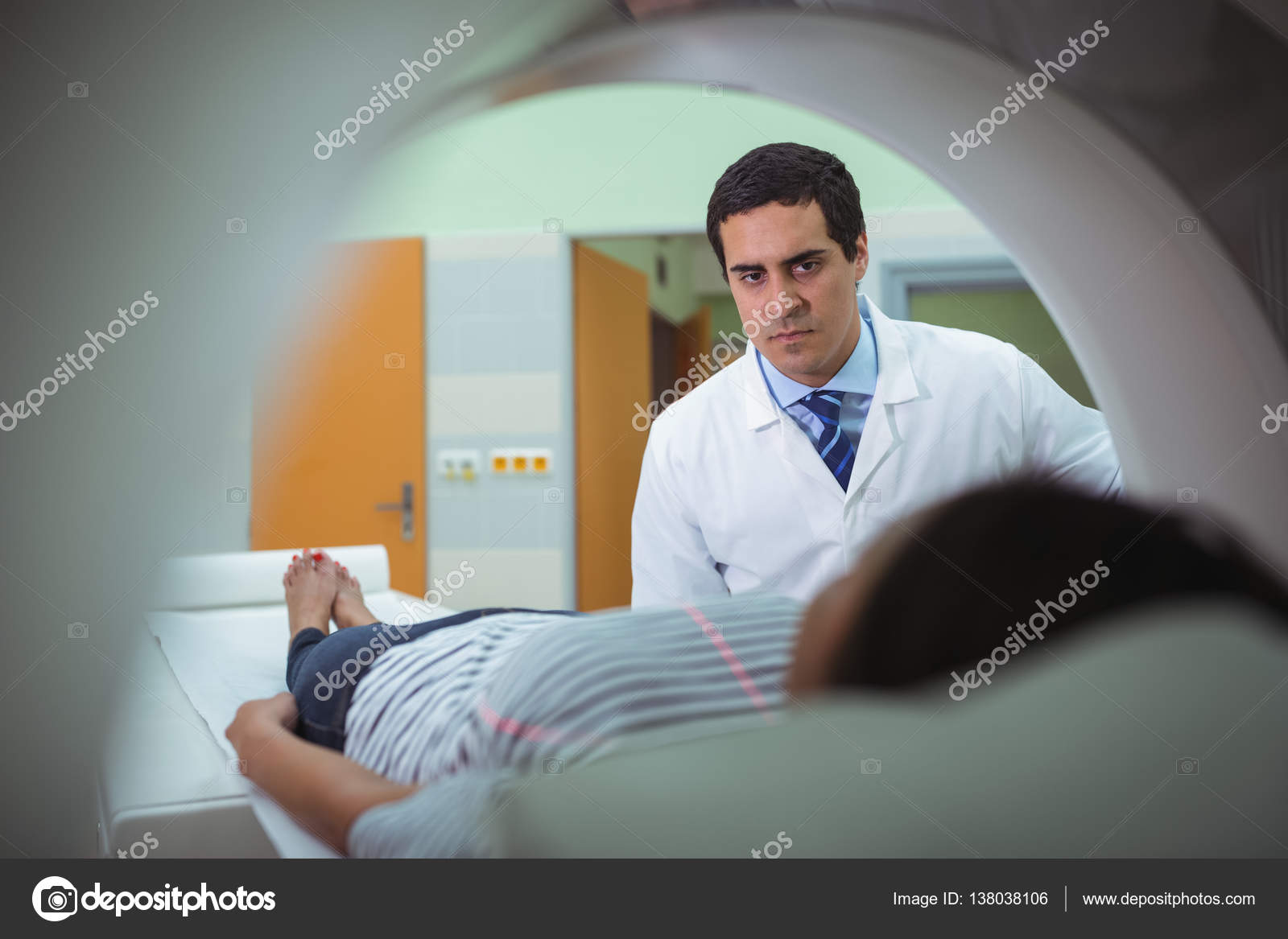 Patient undergoing CT scan test — Stock Photo © Wavebreakmedia #138038106