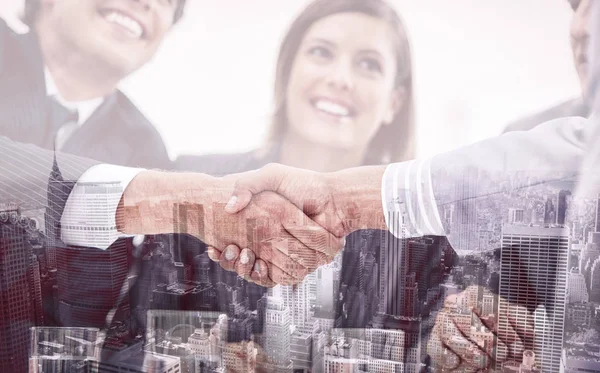 Imágenes de Personas cerrando trato, fotos de Personas cerrando trato ...