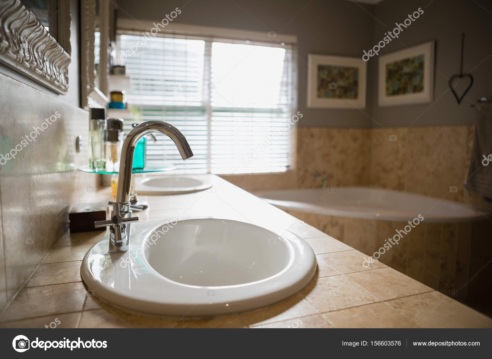 Interior of empty bathroom — Stock Photo © Wavebreakmedia #156603576