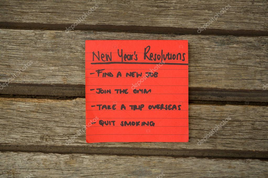 Resolución de año nuevo escrita en notas adhesivas 2022