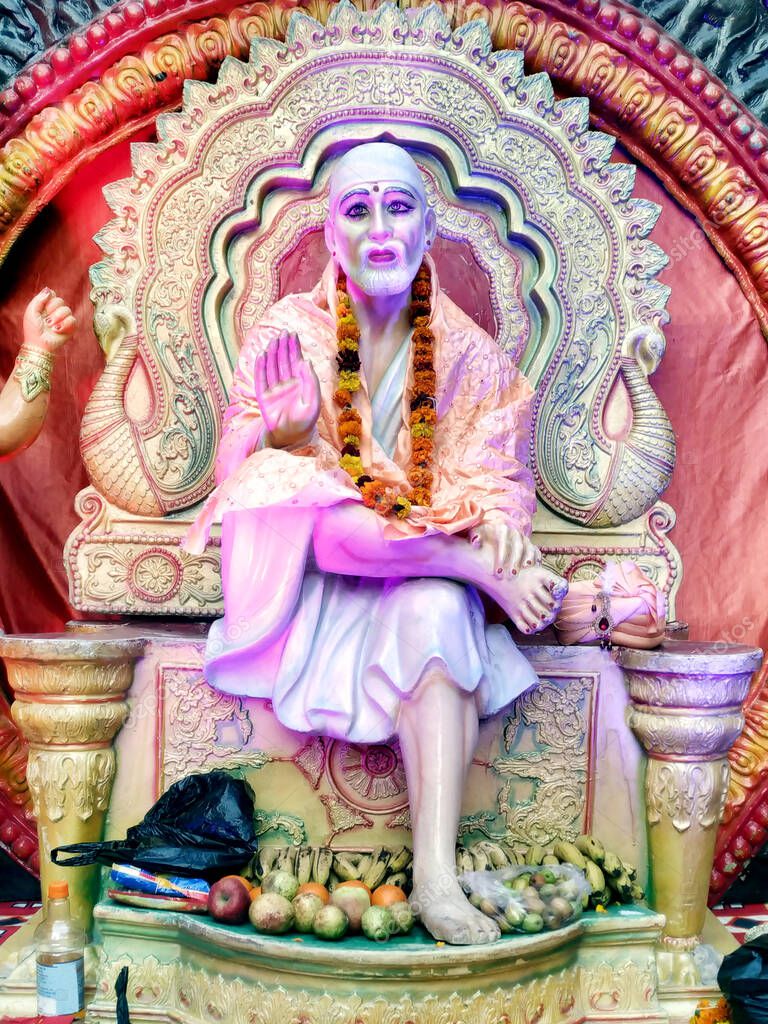 Dios hind indio Shirdiwale Sai Baba Bendici n dolo de piedra en templo ...