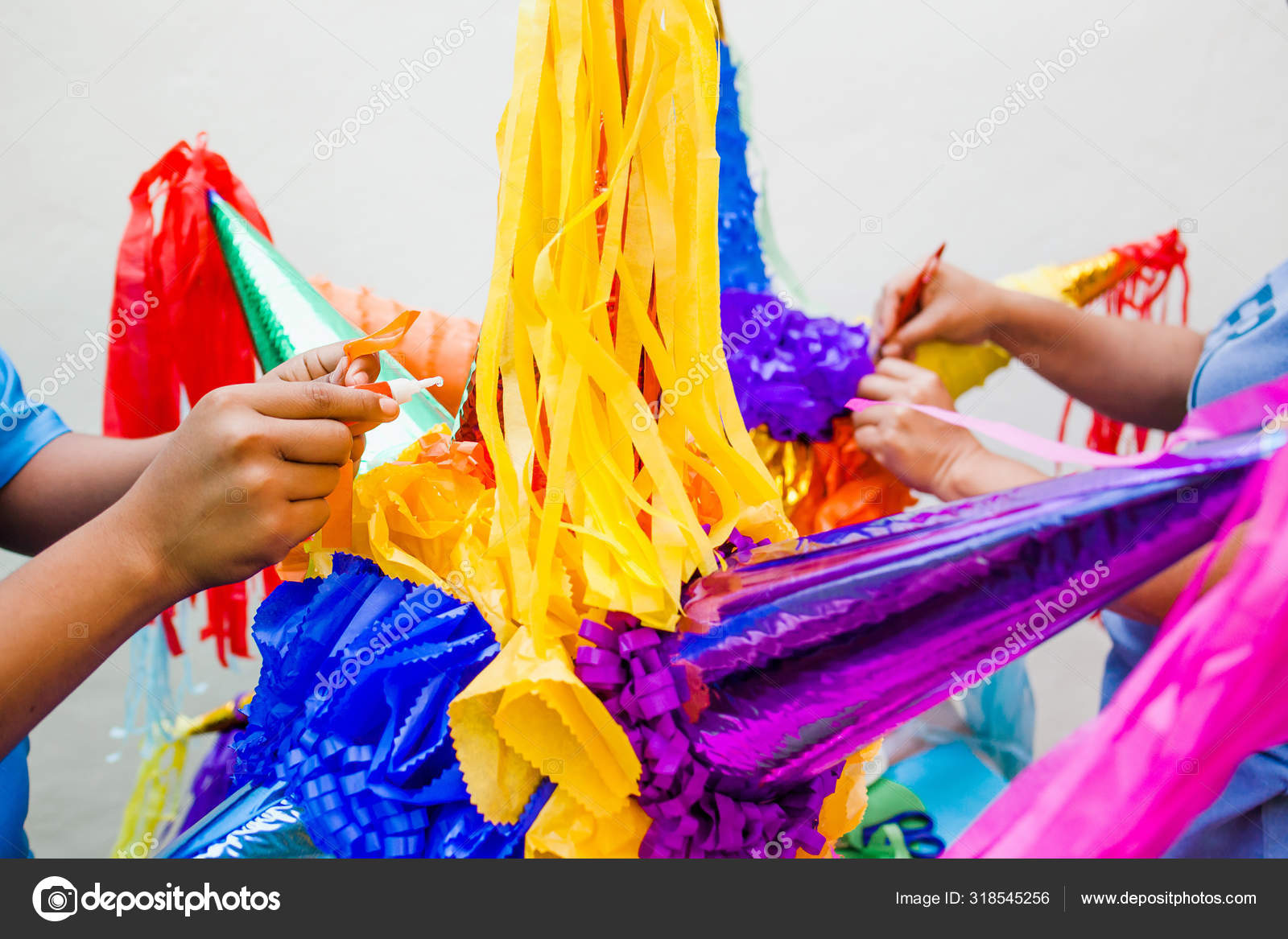 Making a Mexican Pinata handmade for posadas in Christmas in Mexico ...