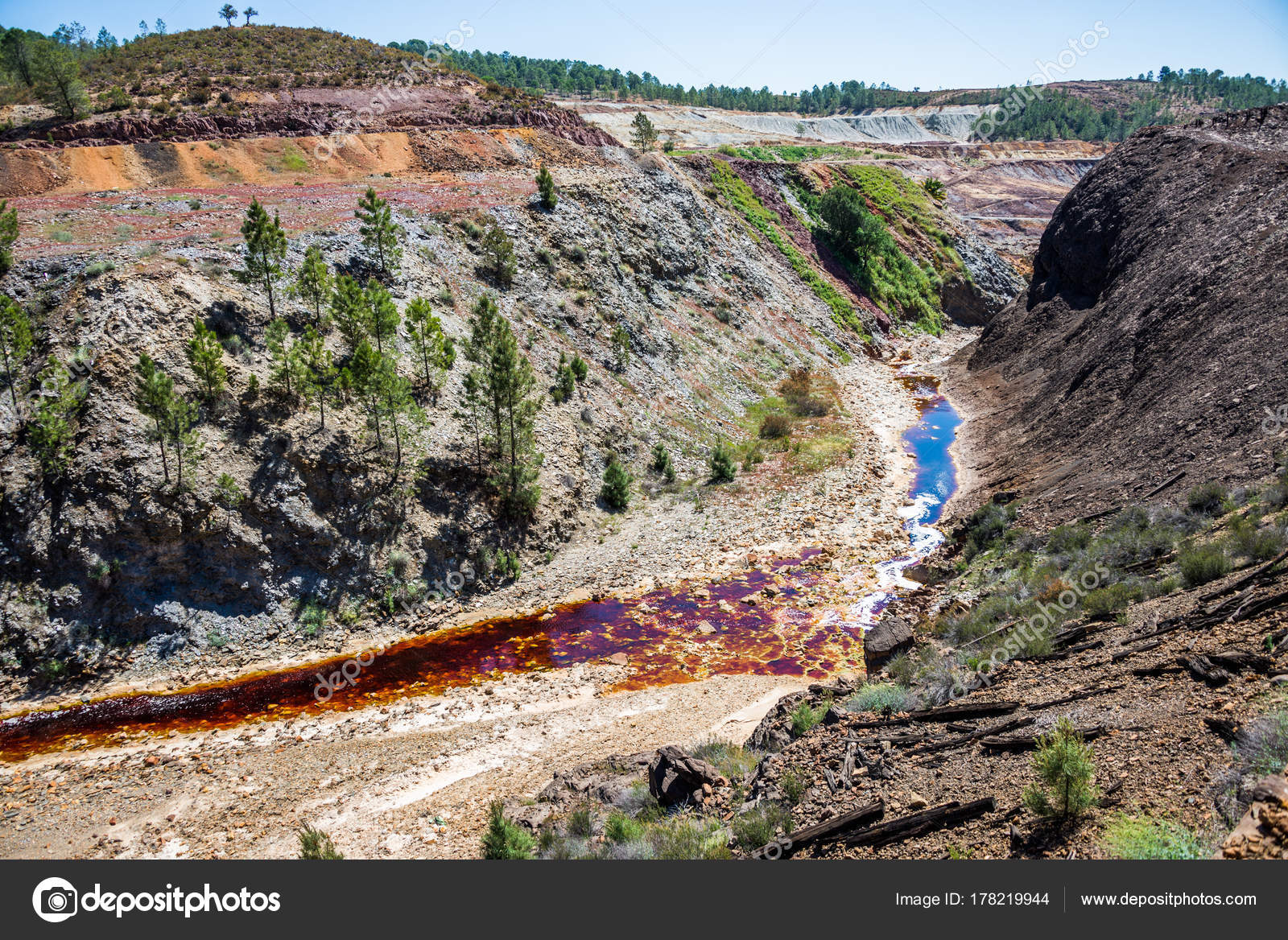 Rio Tinto Andalusia Spain — Stock Photo © bimserd #178219944