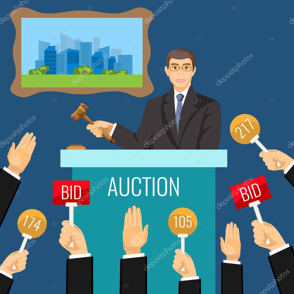 Proceso de subasta con el hombre sosteniendo martillo de madera detrás ...