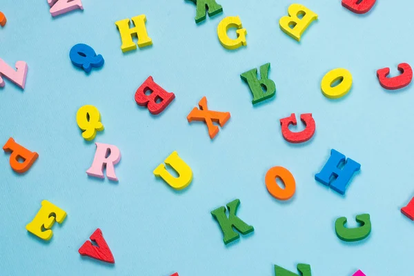 Imágenes de Letras fondo azul, fotos de Letras fondo azul sin royalties ...