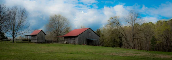 Old barns Stock Photos, Royalty Free Old barns Images | Depositphotos