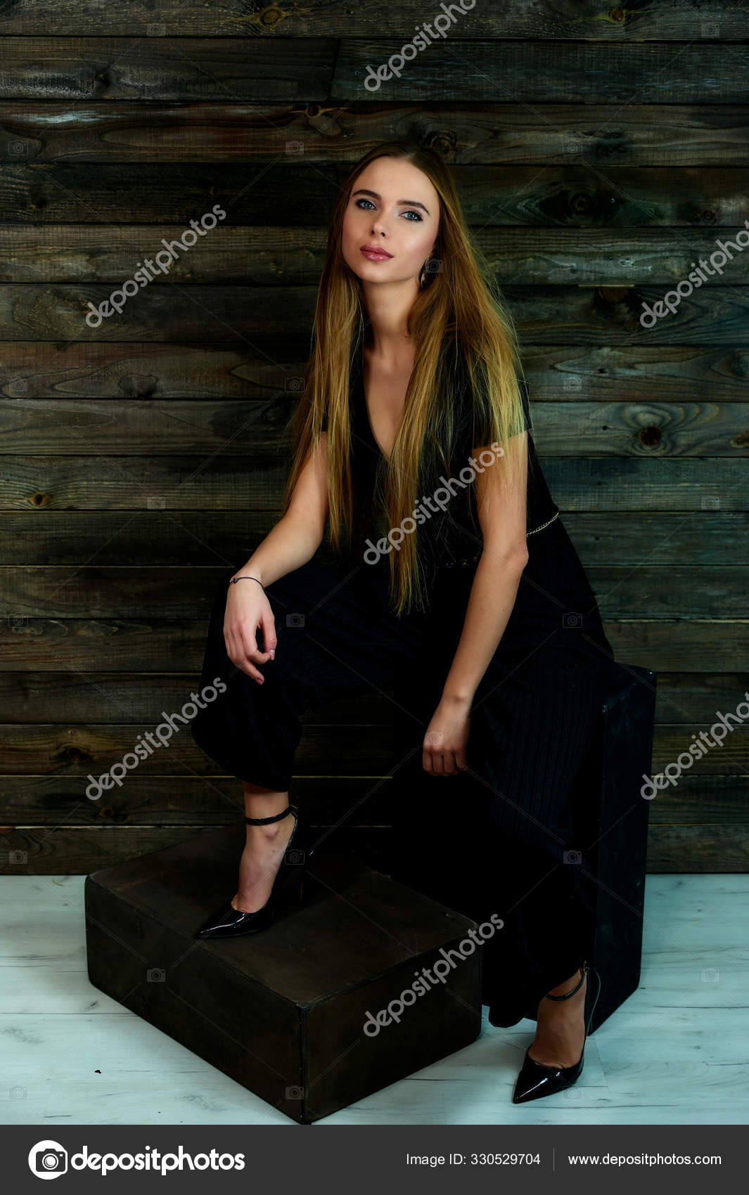 Alternative Looking Model Poses For Photoshoot