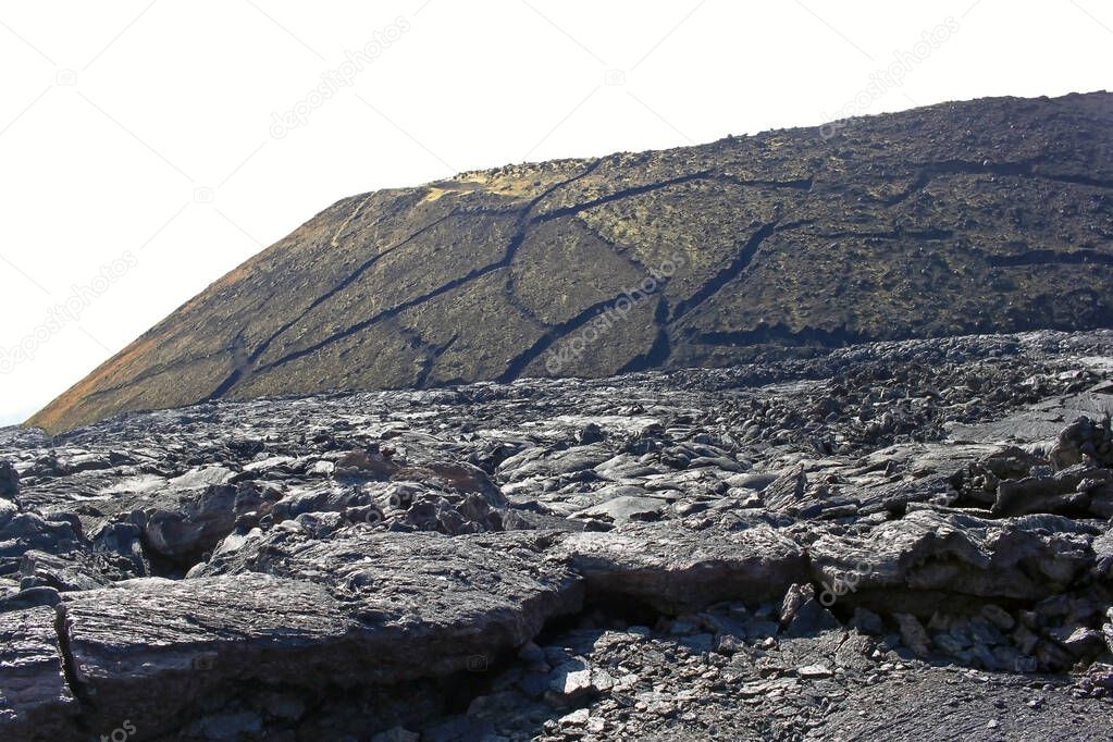 Campo de lava, que se formó después de la erupción de Tolbachik, que ...