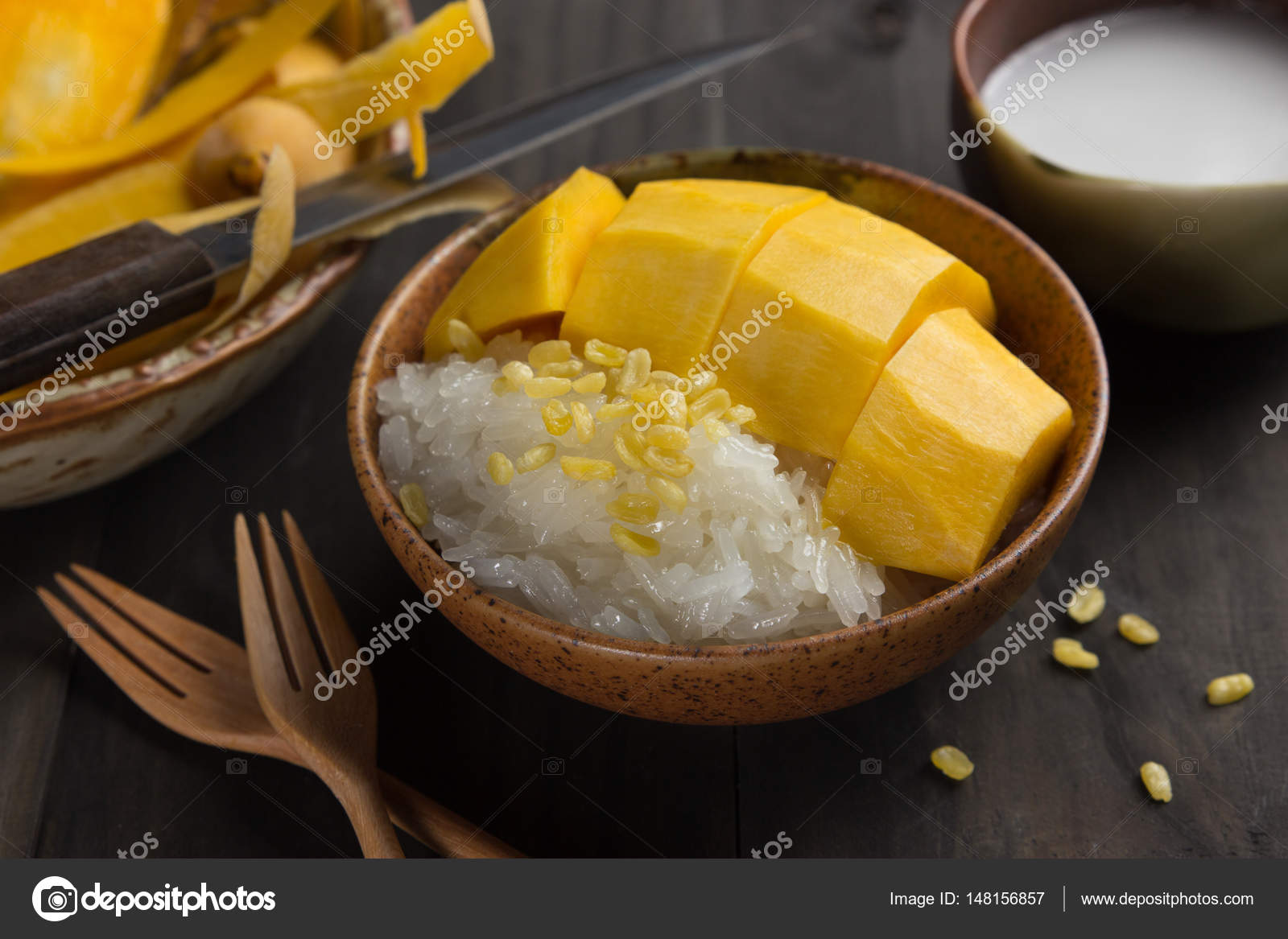 Khao Niew Ma Muang, Mango and sticky rice, Thai Dessert — Stock Photo ...