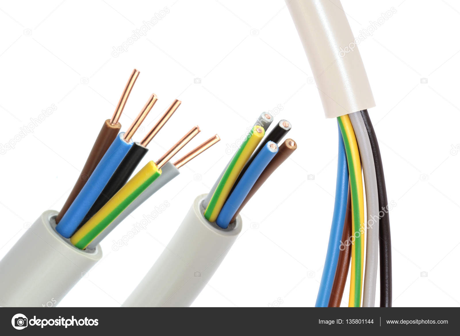 Cable eléctrico sobre fondo blanco. — Foto de stock © hayatikayhan ...