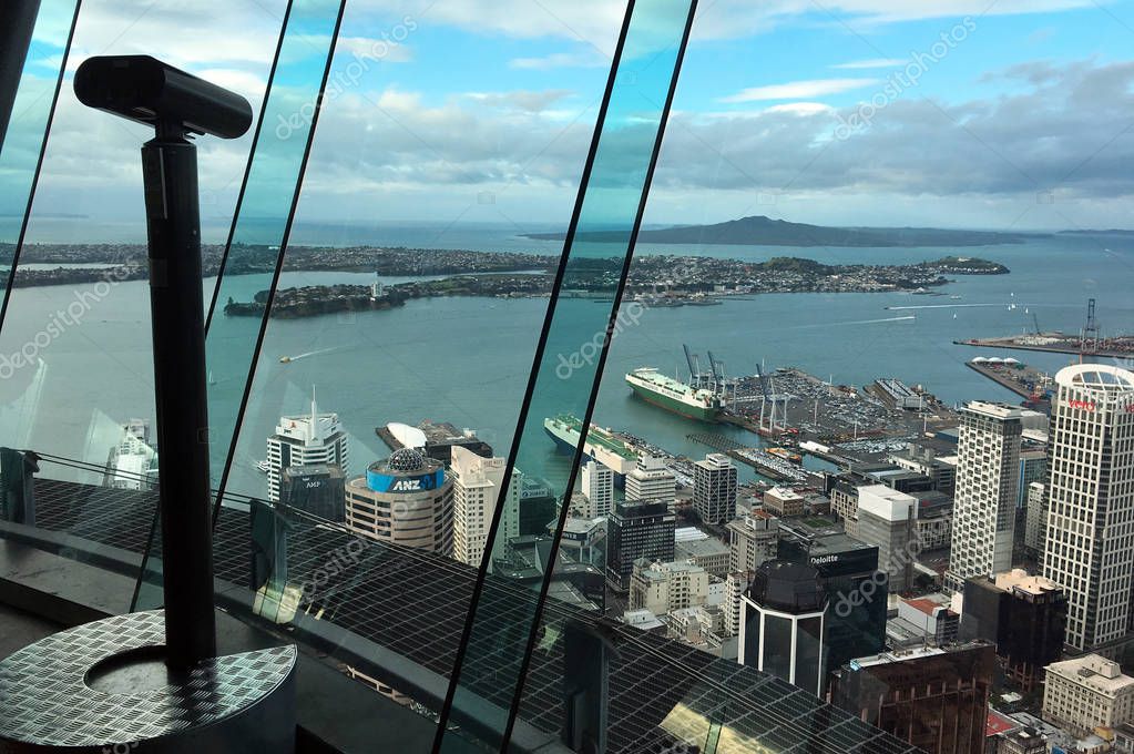 La vista del paisaje desde la plataforma de observación Sky Tower de ...