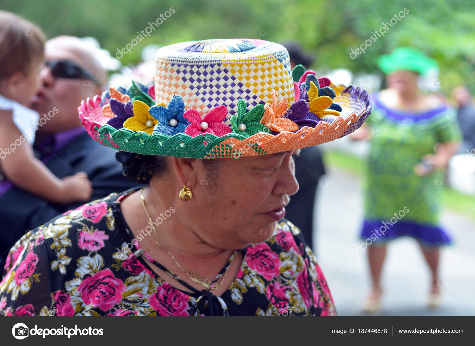 Cook Islander woman wearing a Rito hat in Avarua Rarotonga – Stock ...