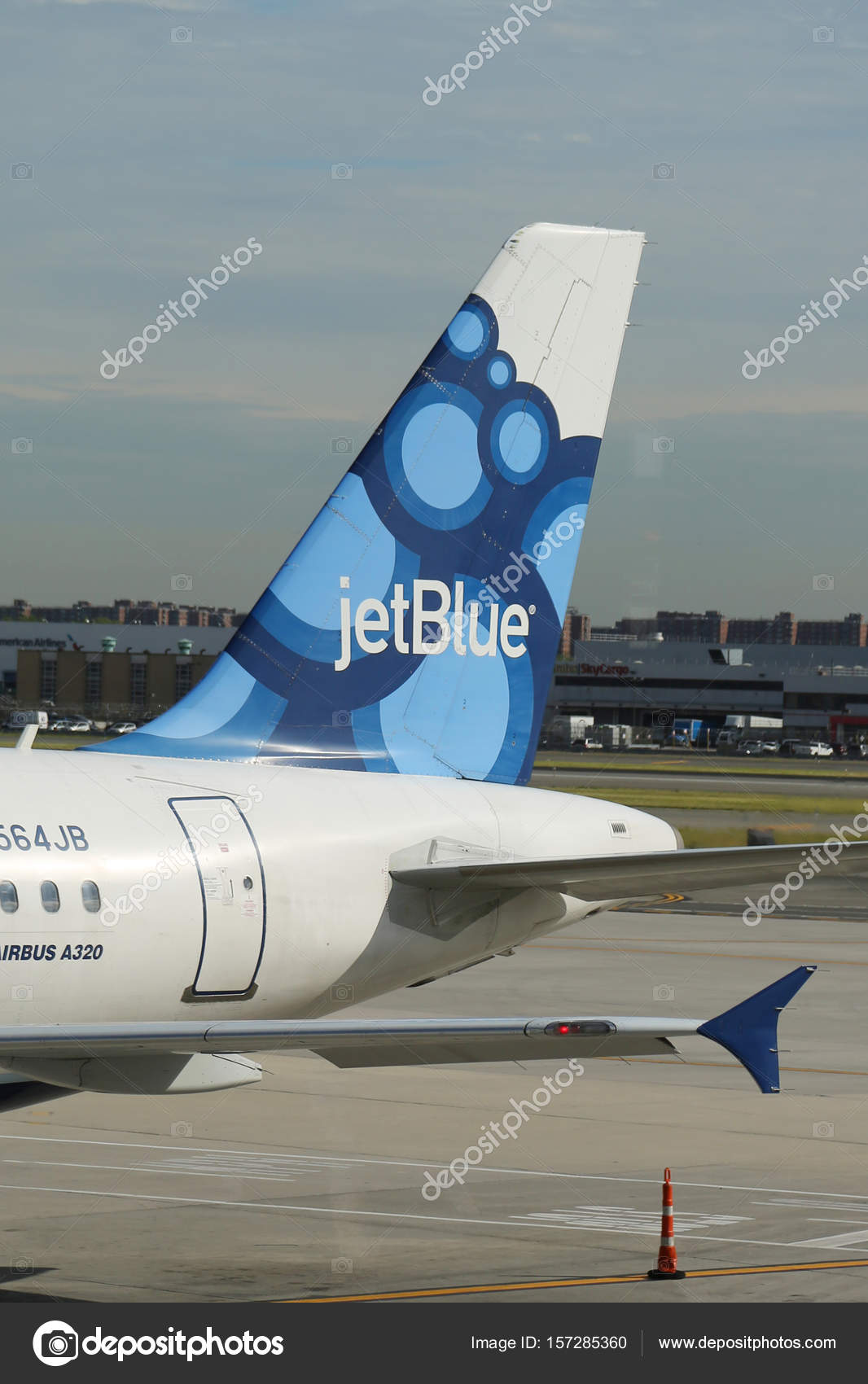 JetBlue Airbus A320 blueberry-inspired design tailfin – Stock Editorial ...