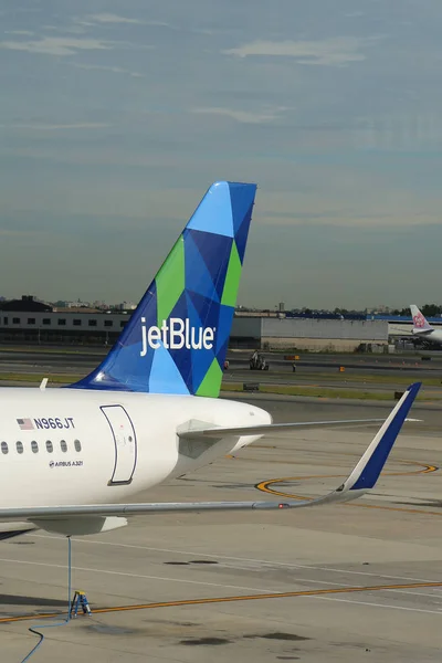 JetBlue Airbus A320 blueberry-inspired design tailfin – Stock Editorial ...
