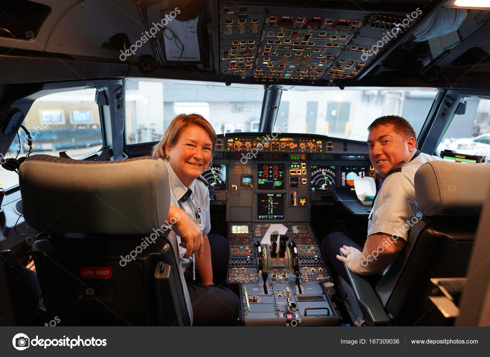JetBlue flight crew in the cockpit at John F Kennedy International ...
