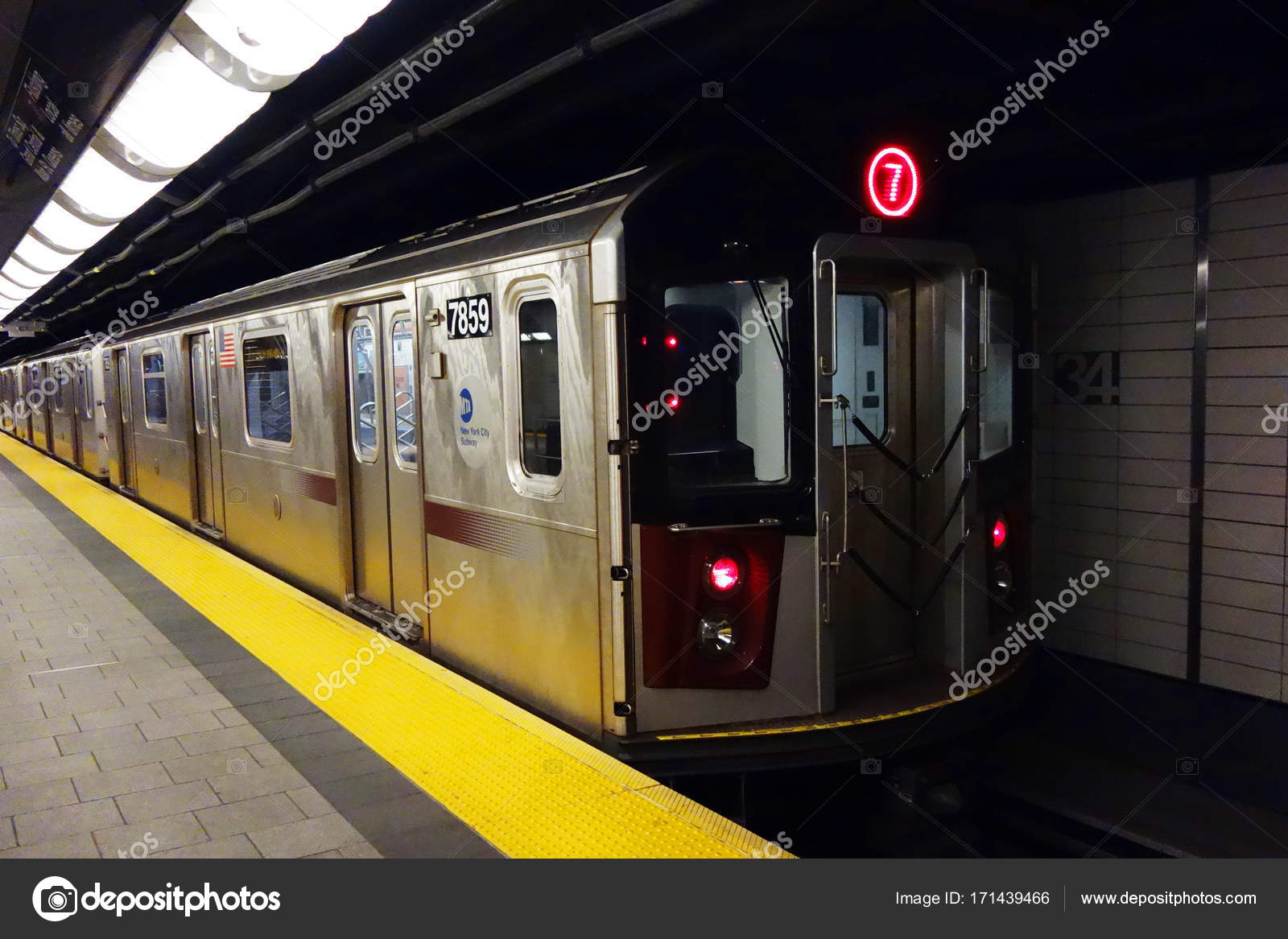 NYC Subway 7 Train arrives at 34 Street - Hudson Yards Station in ...