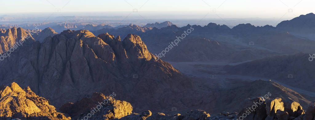 Egipto. Monte Sina por la ma ana al amanecer. (Monte Horeb, Gabal Musa ...